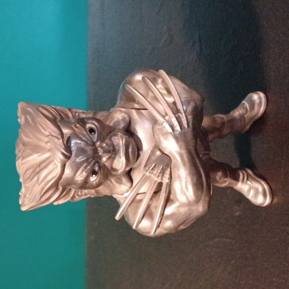 Marvel | Accents | Marvel Xmen Die Cast Metal Wolverine Figurine M24 ...